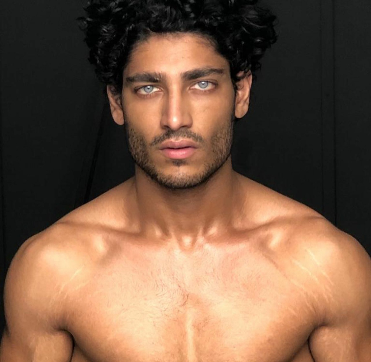 Akash Kumar: "Che mondo trash" e chiude il profilo Instagram ...